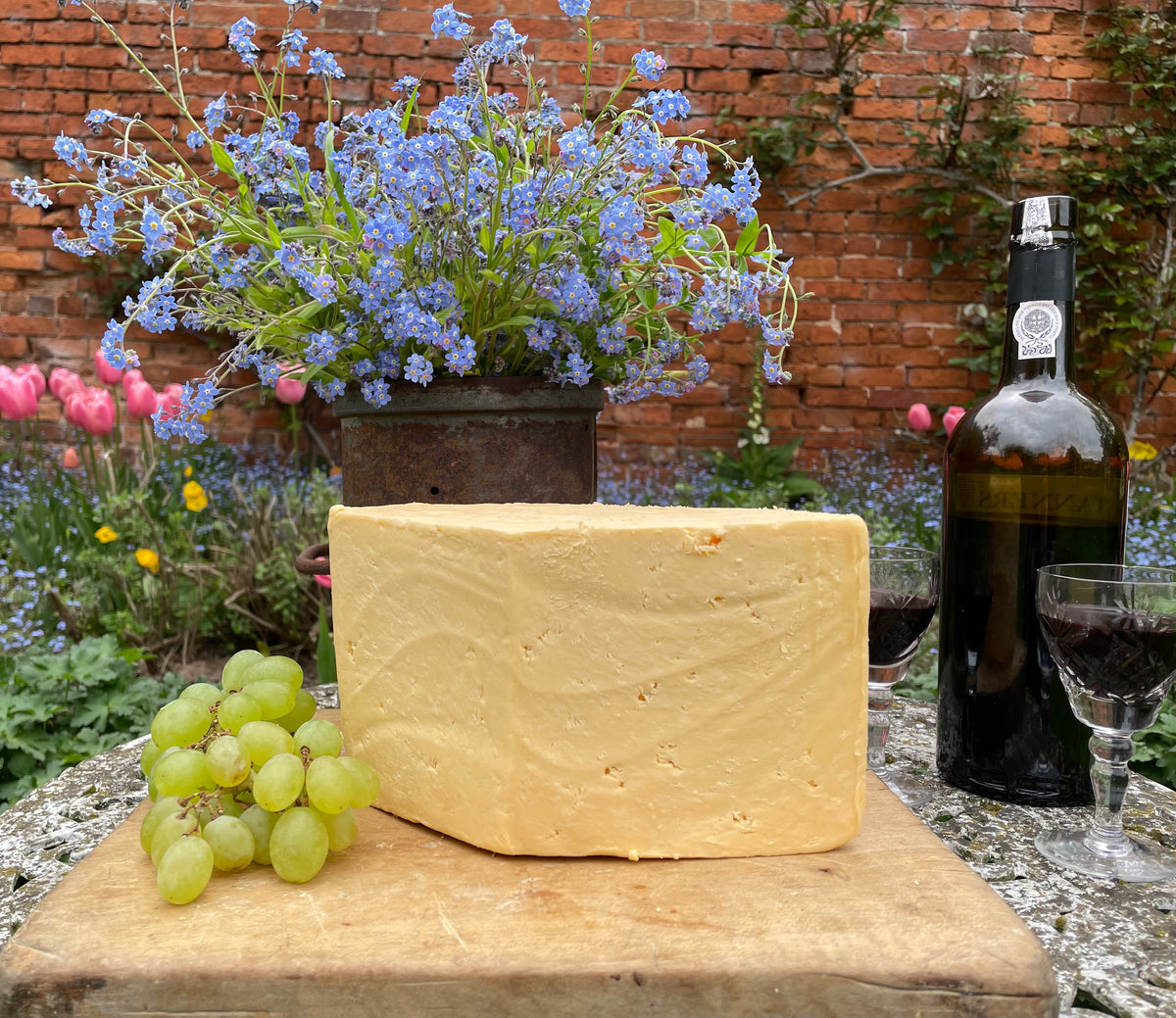 *Award Winning* Unpasteurised Clothbound Cheshire Cheese - Limited Sto ...